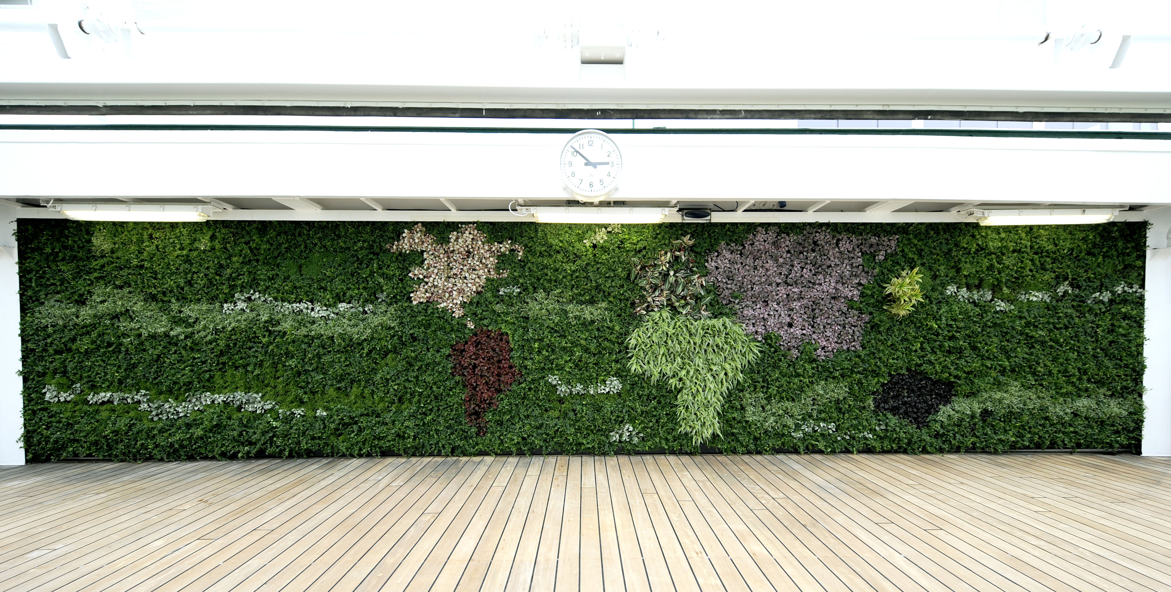 Jaguar Land Rover use Viritopia living walls at Geneva Auto Show